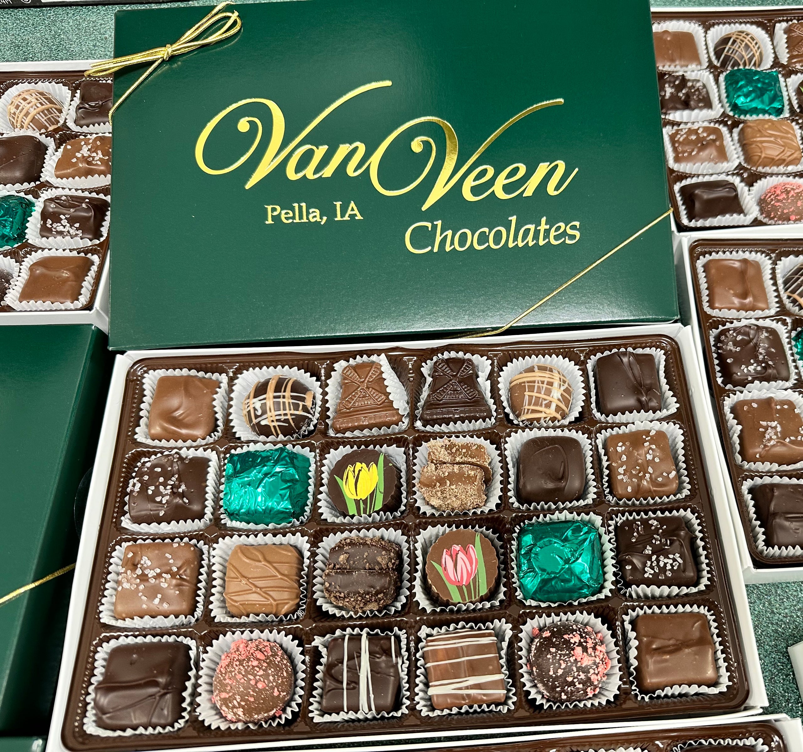 online Assorted chocolates - gift boxes | Van Veen Chocolates